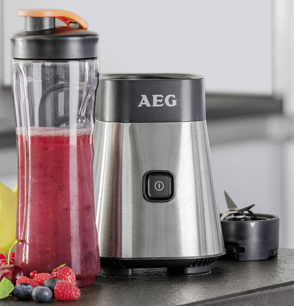 AEG Sport Mini Mixer SB 2400 – Smoothies togo