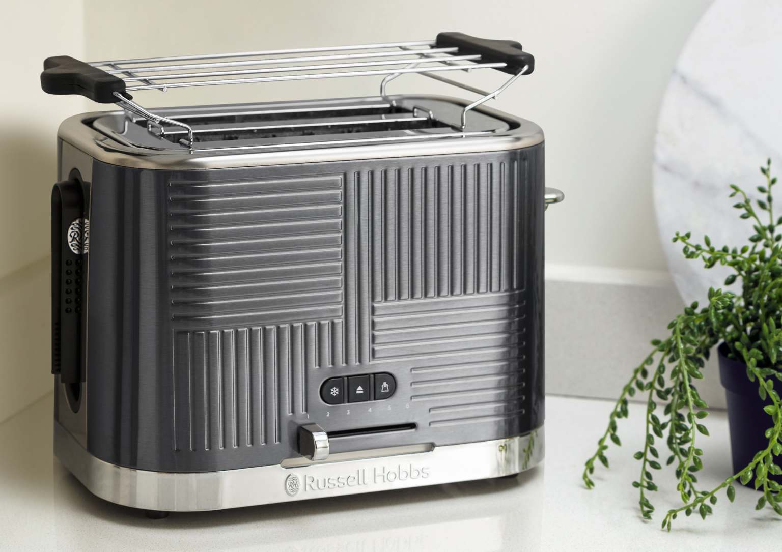 Russel Hobbs Toaster Geo Steel