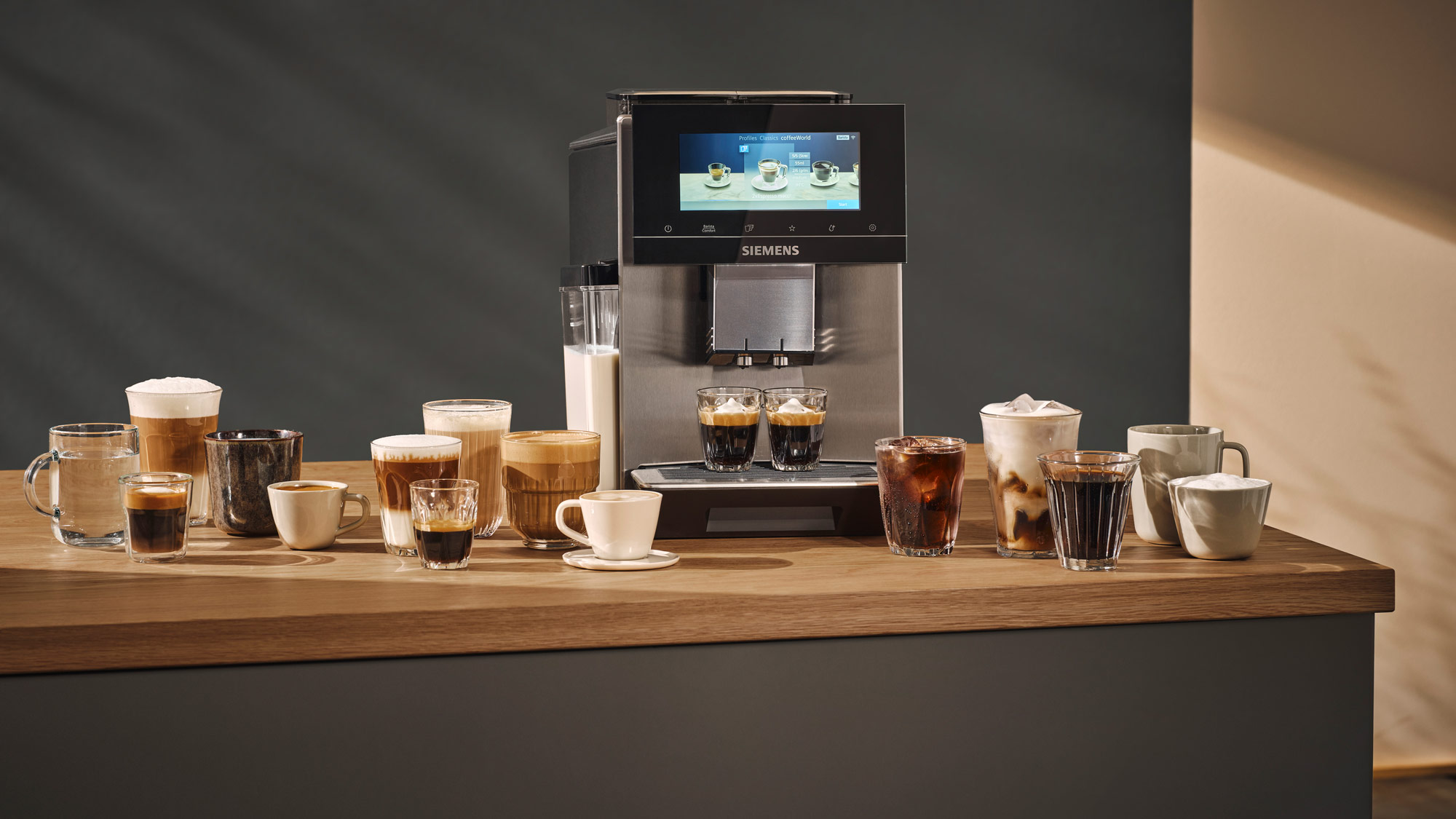 Siemens Herbstkampagne: Impulse mit Kaffeevollautomat EQ900 und EQ900 plus